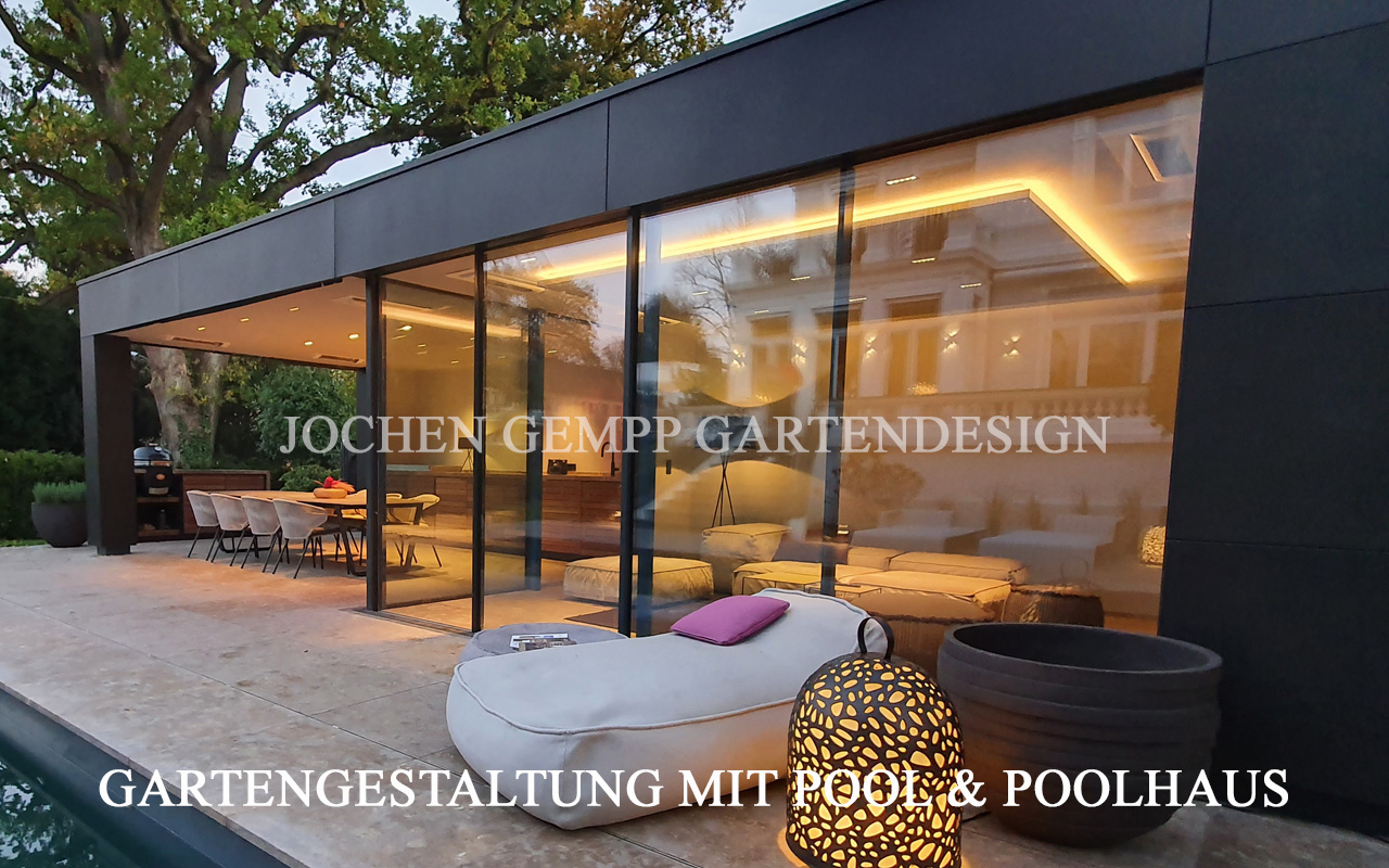 modernes Poolhaus mit Pool Gartengestaltung in Hamburg Othmarschen ...